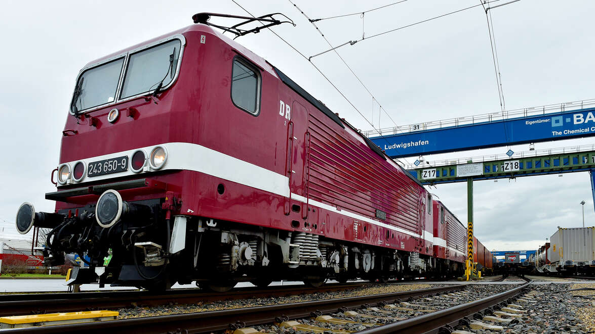 DACHSER organises transportation by block train along the New Silk Road